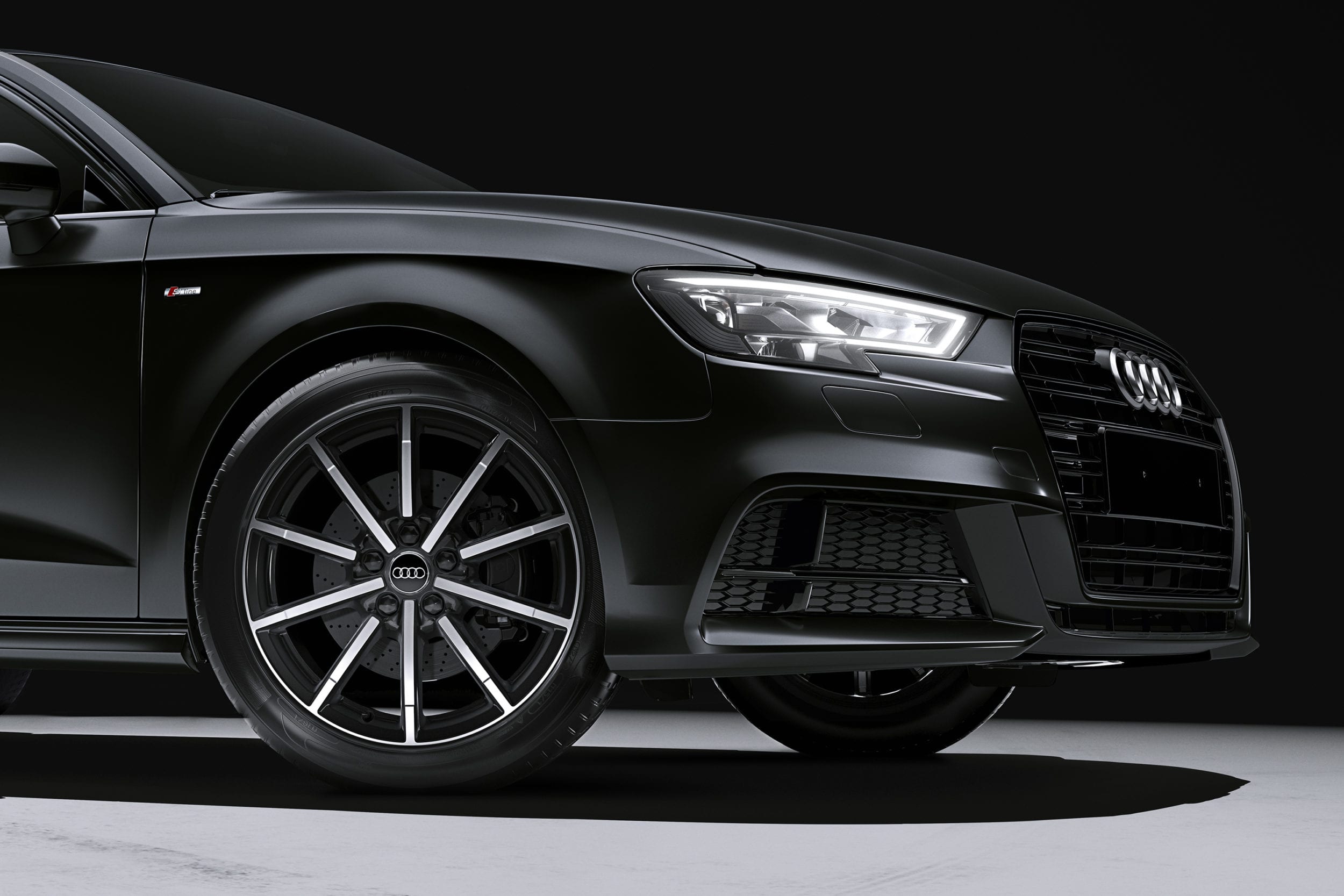 Audi - Black Edition - pixteur studios